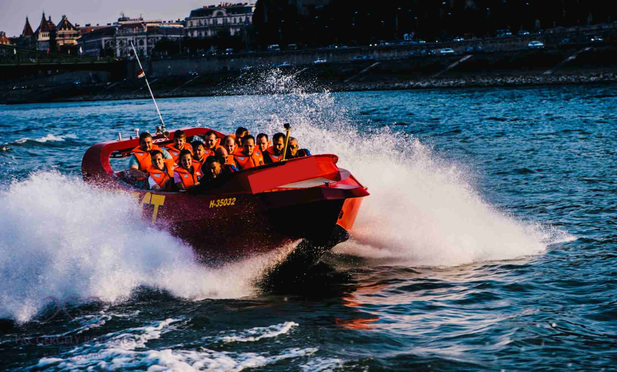 Speed boat Budapest - sur le Danube - EVG - EVJF